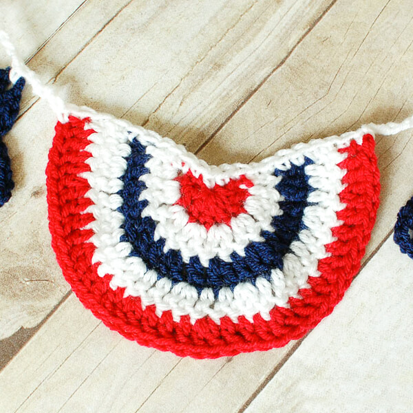 Star Spangled Banner Crochet Bunting Pattern - Petals to Picots