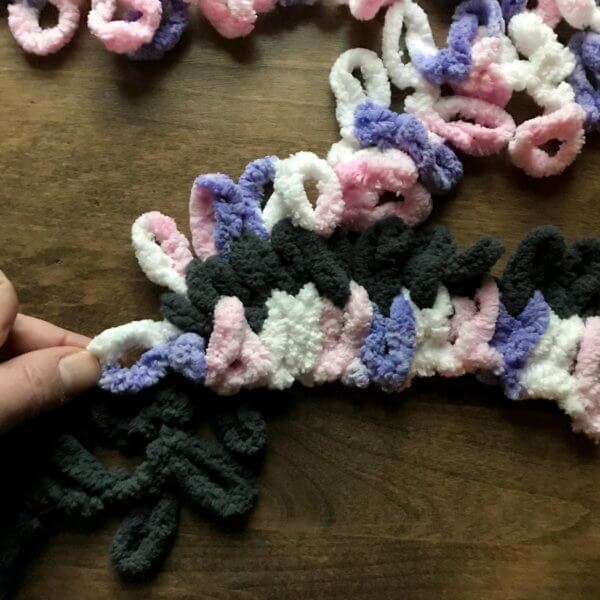 Loop Yarn Blanket Tutorial: Baby Blanket or Bigger! - Petals to Picots