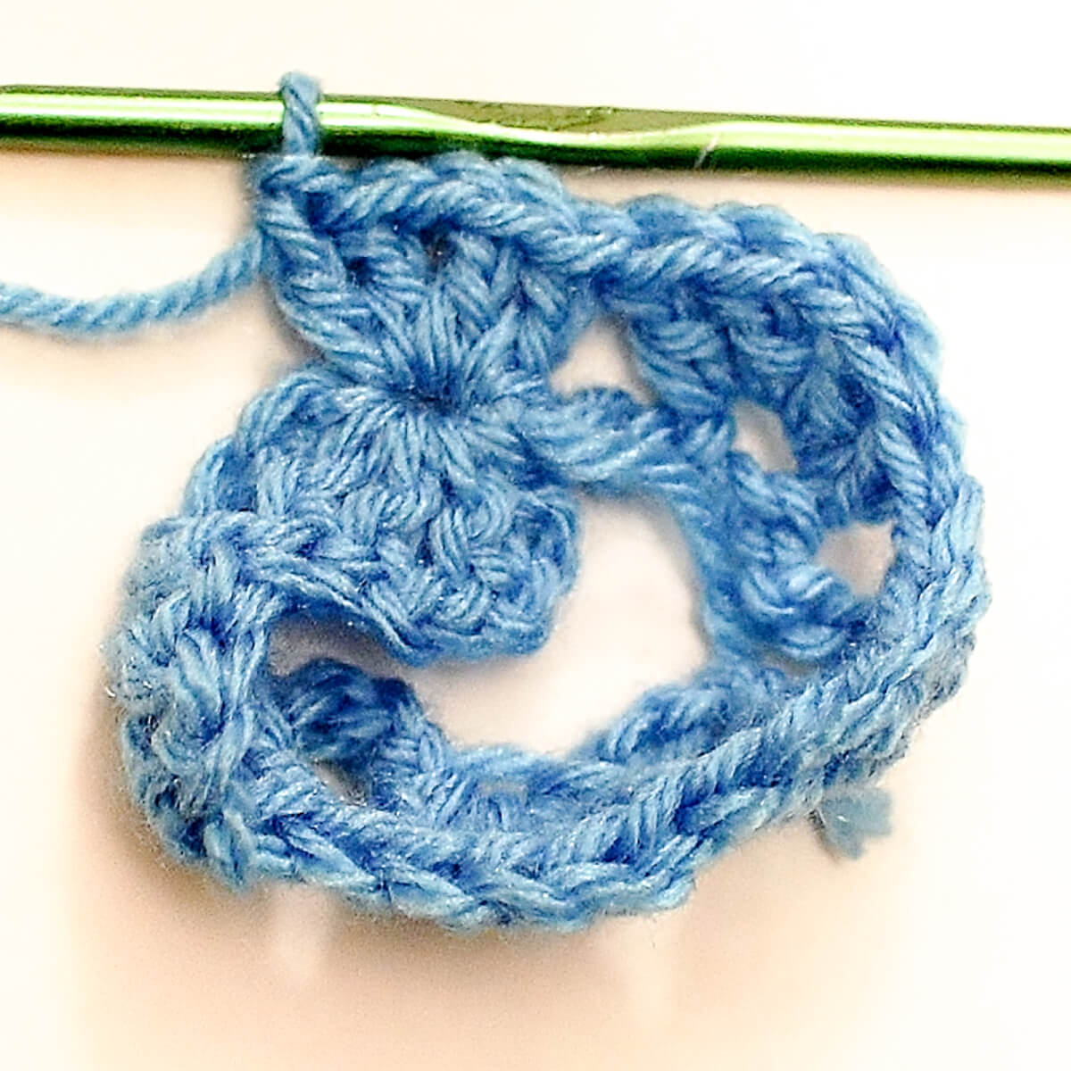 Infinity Scarf Crochet Pattern / Mobius Scarf | Petals to Picots